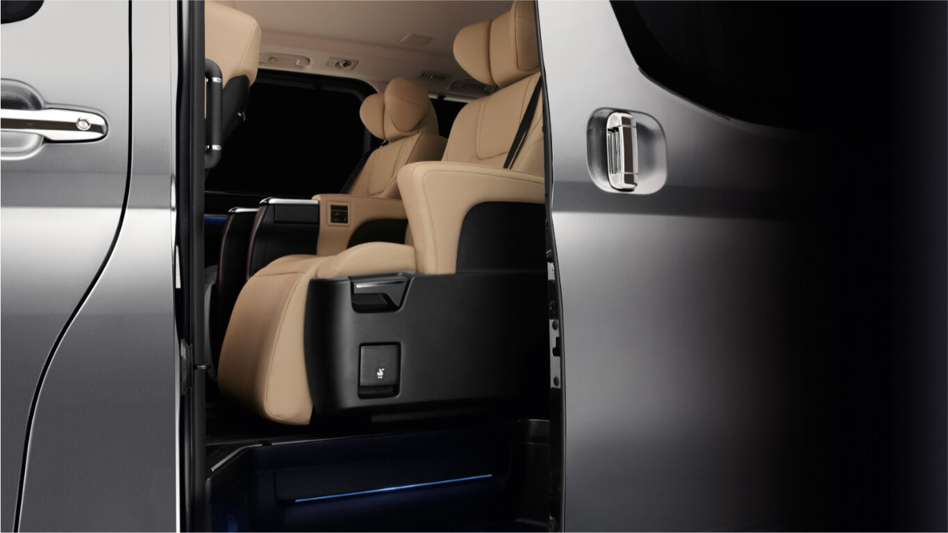 Quantum VX Exterior Passenger Door