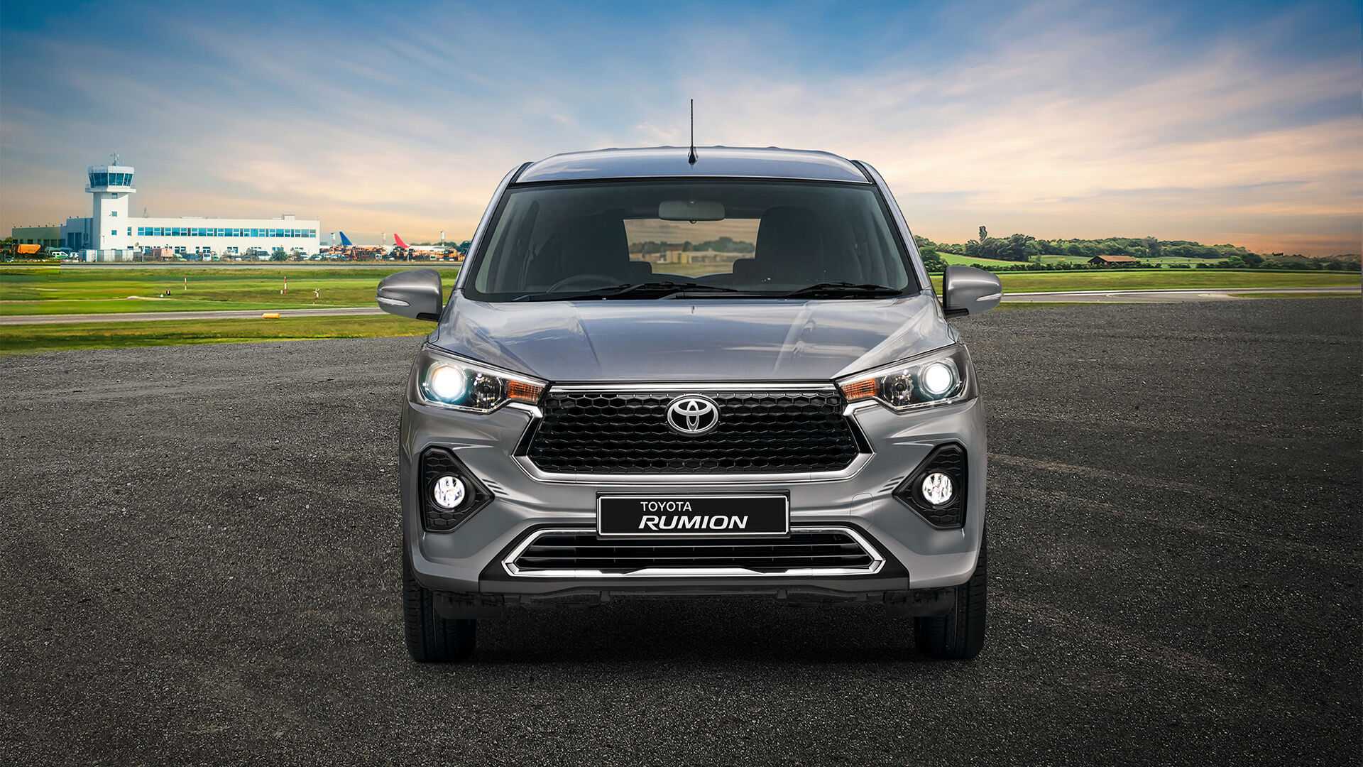 Toyota Rumion Exterior Headlight